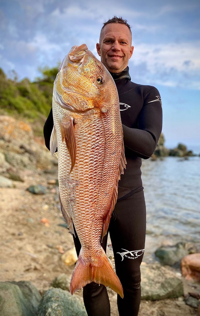 Πιάστηκε με ψαροντούφεκο Συναγρίδα πάνω από 10 κιλά! - Boat & Fishing